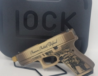 Glock 19 Gen 5 Constitution tread barrel with 3 Magazines and ext ...