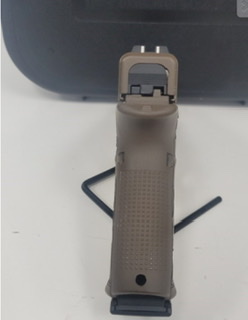 Glock 19 Gen 5 Constitution tread barrel with 3 Magazines and ext ...