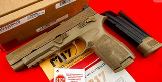 Rare & Incredible U.S. Army Decommissioned SIG M17 Surplus w/ Rack ...