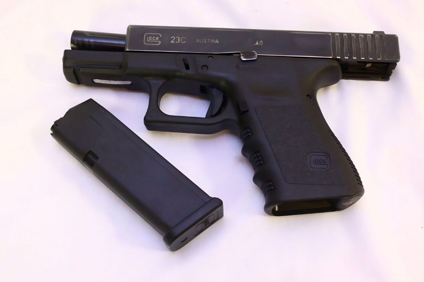 Glock 23C Semi Auto Pistol – .40 S&W, 1 Magazine, Ported Barrel & Slide – Phoenix – Semi Auto ...